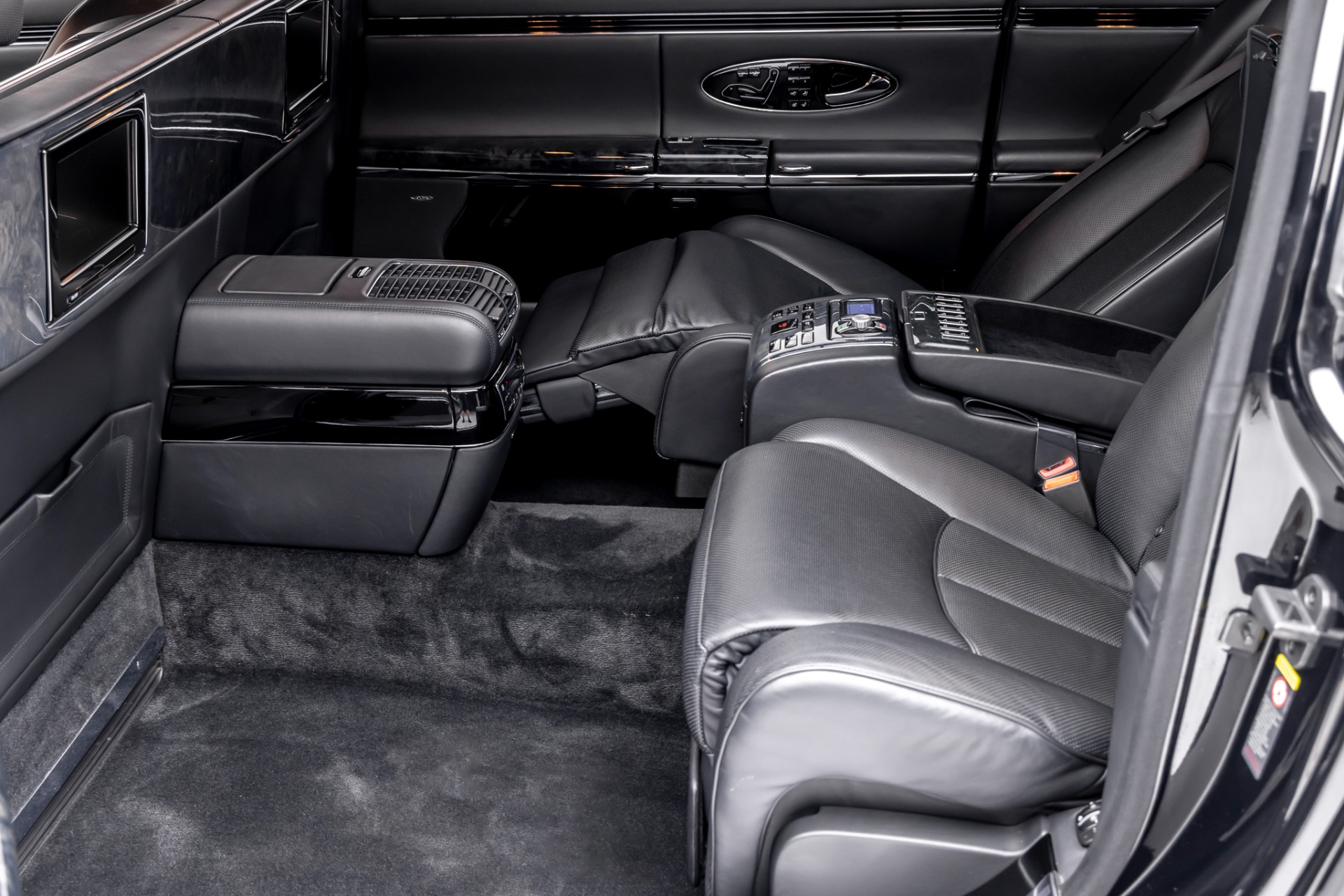 Maybach 62s Interior