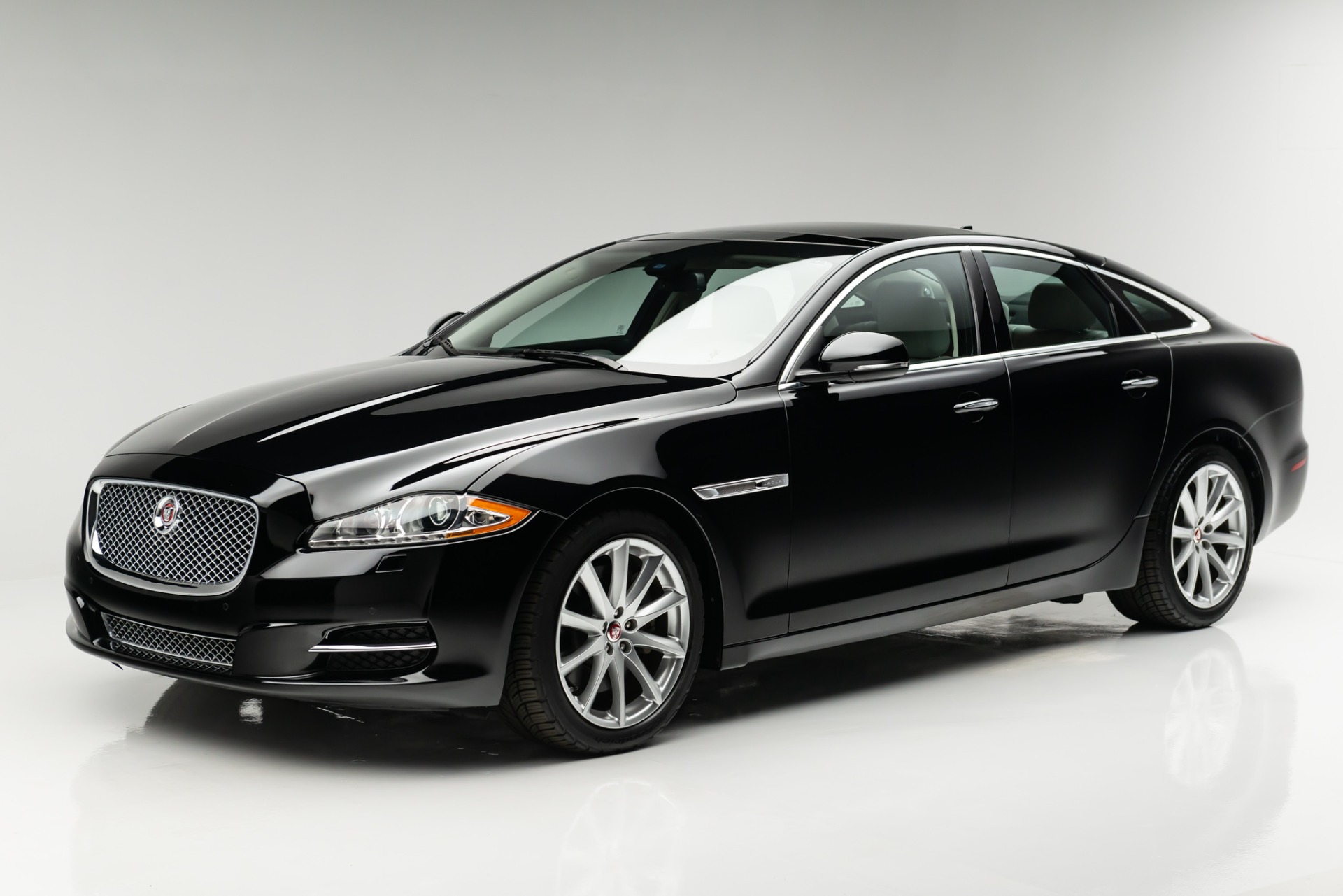 Used 2014 Jaguar XJ For Sale (Sold) | Private Collection Motors Inc Stock #B6138