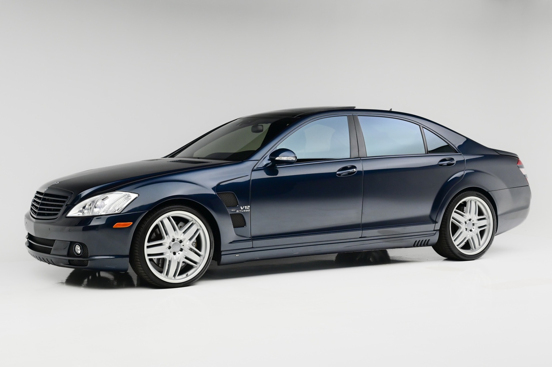 Mercedes Benz Amg V12